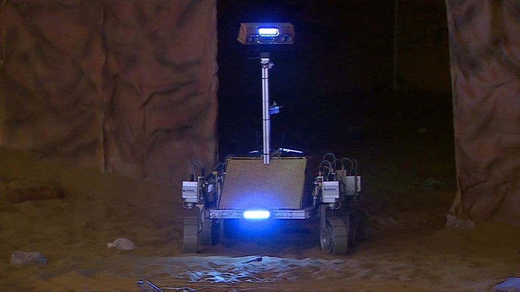 Tim Peake tackles tricky rover experiment - BBC Newsround