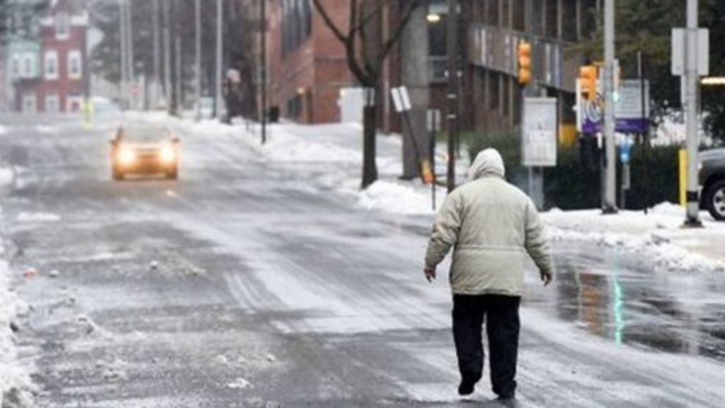 Snow storm continues to hit North America - BBC Weather