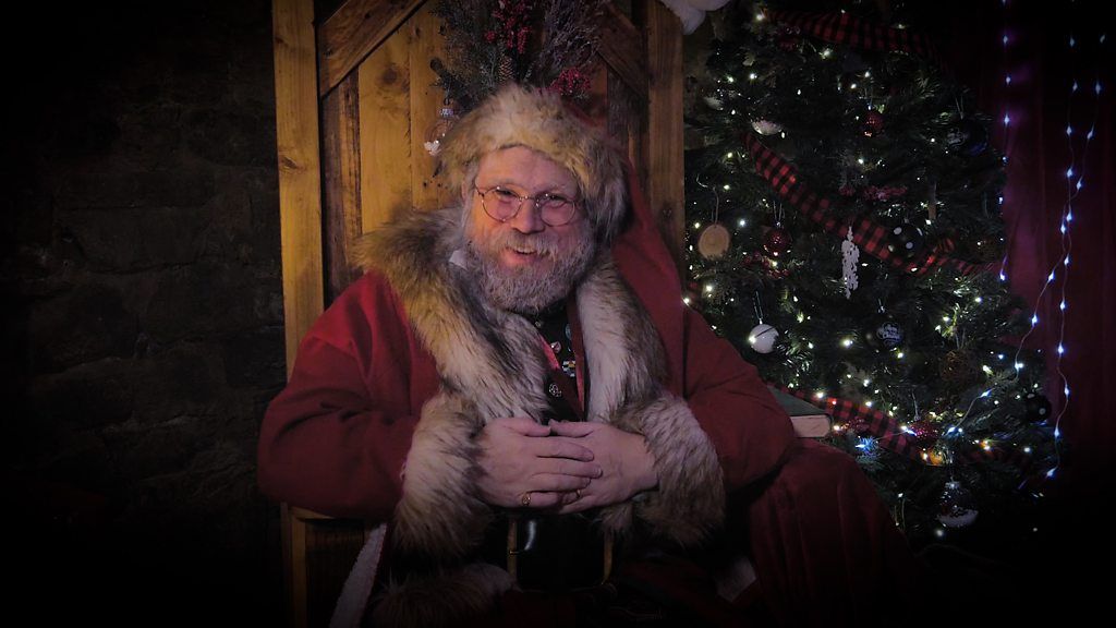 Neges Makaton Siôn Corn - BBC Cymru Fyw