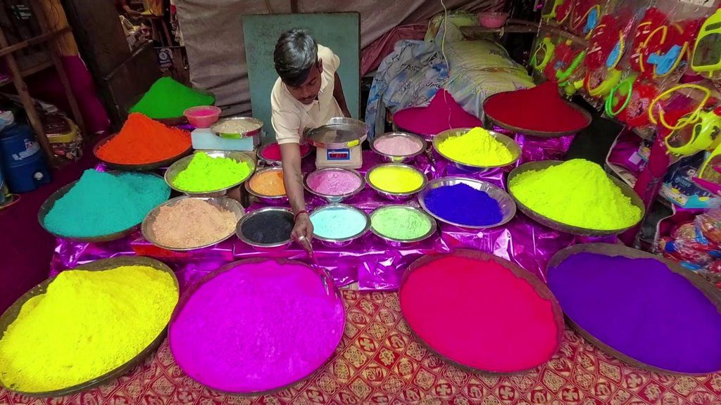 What is Holi and how is it celebrated? - BBC Newsround
