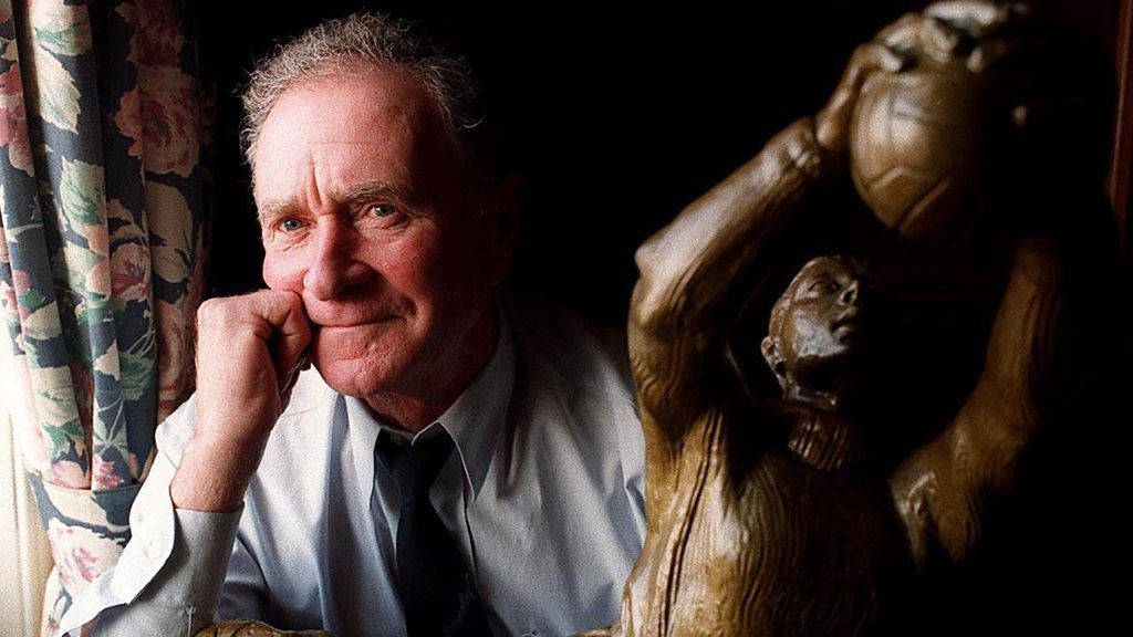 Harry Gregg: The Hero of Munich - BBC Sport