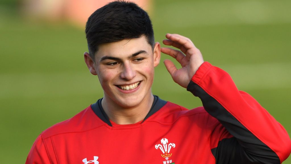 Louis Rees-Zammit: The Wales childhood hero I'd like to play alongside ...