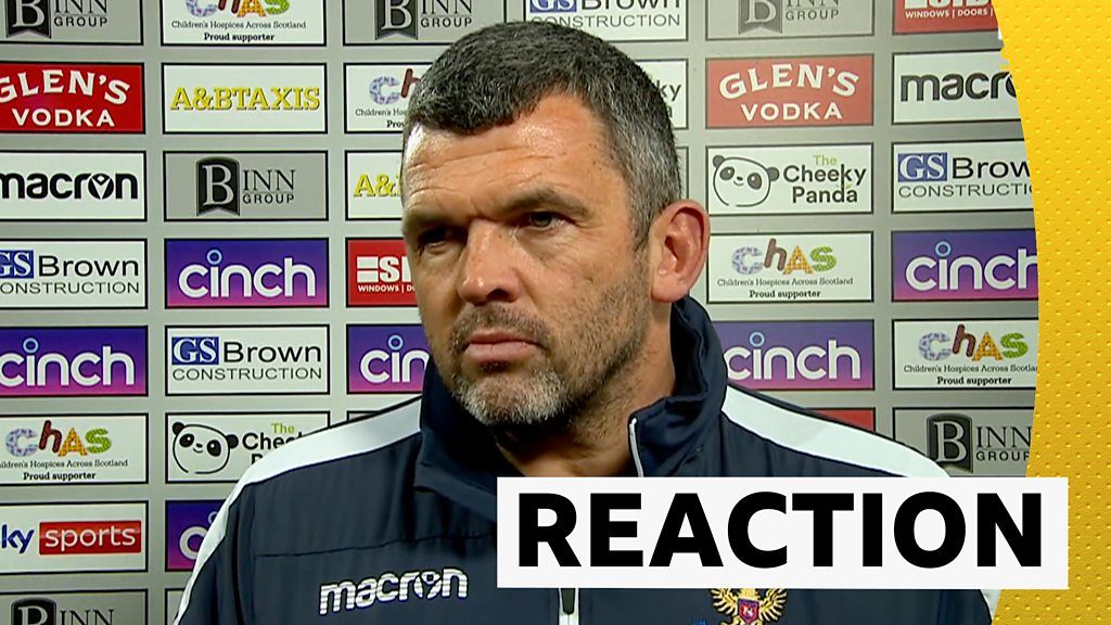 St Johnstone manager Callum Davidson reacts to his side's 1-1 draw with ...