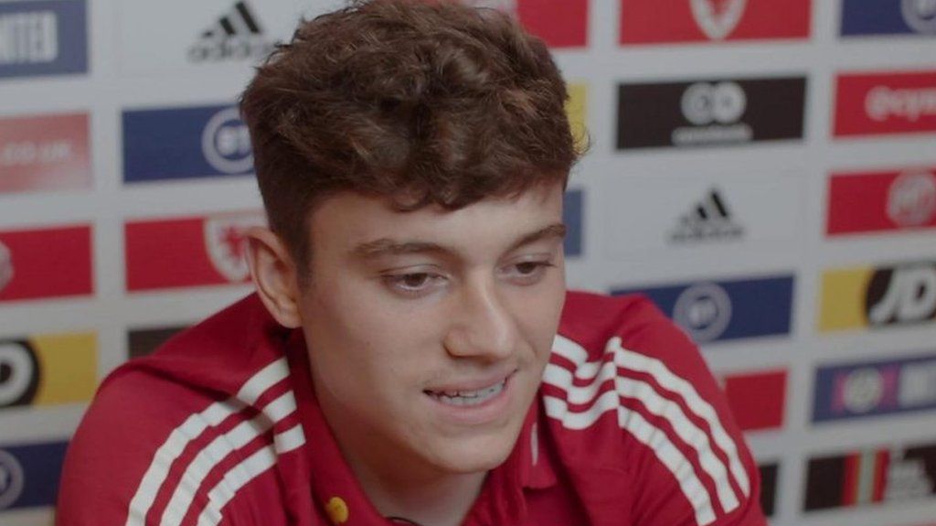Daniel James: Wales winger praises fans support from home - BBC Sport