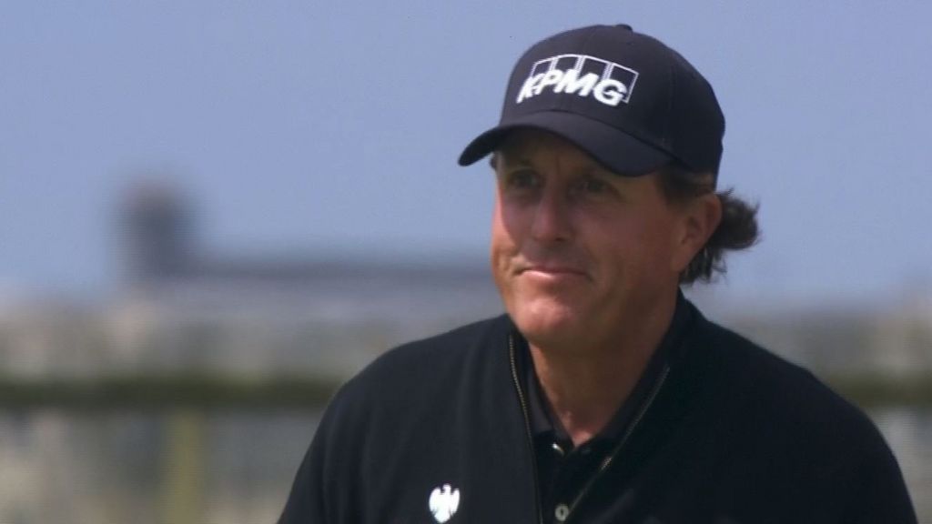 The Open: Phil Mickelson opens his round with a 'beauty' - BBC Sport