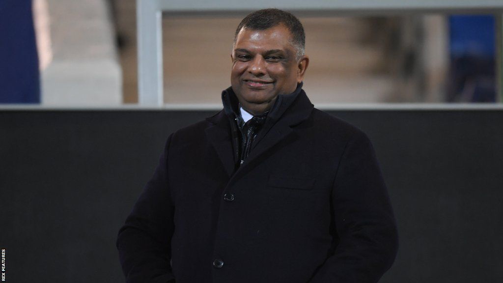 Tony Fernandes: QPR co-owner leaves club and sells all shares - BBC Sport