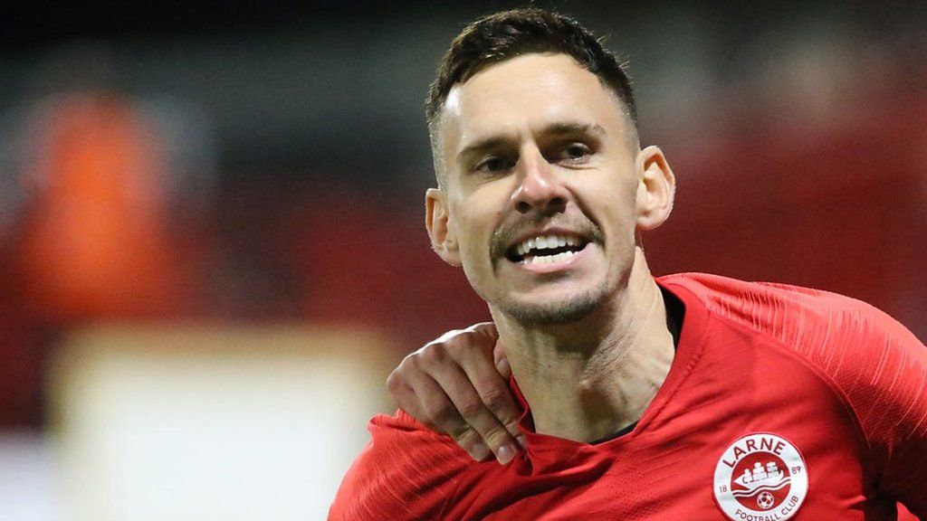 Randall secures win for Larne over Glenavon - BBC Sport