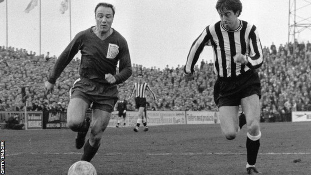 George Cohen dies: Fulham great and 'England's greatest right-back ...