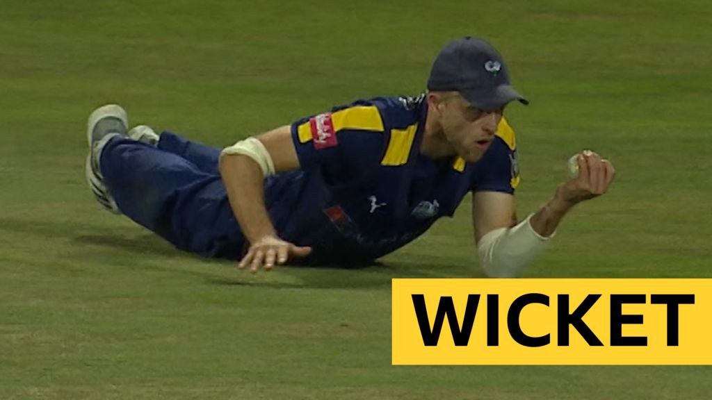 David Willey catch removes Aaron Lilley in Roses match - BBC Sport