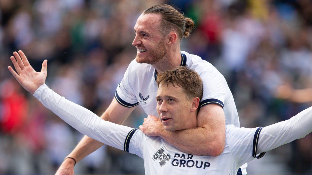 Preston North End 2-1 Sunderland - Mads Frokjaer keeps Lilywhites ...