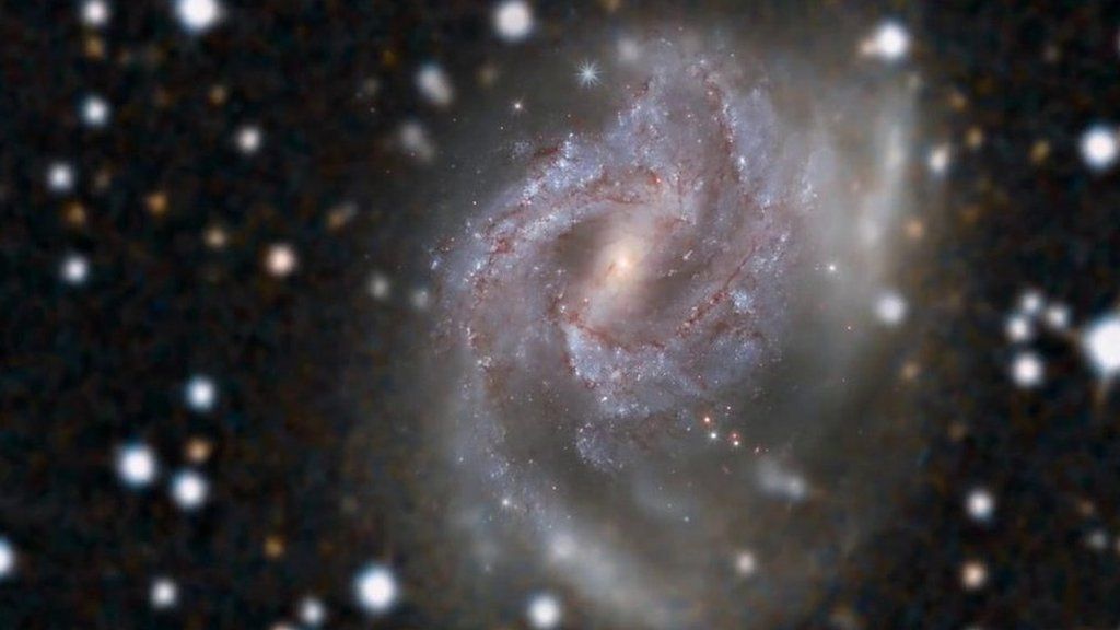 Check out this exploding supernova captured by the Hubble telescope ...