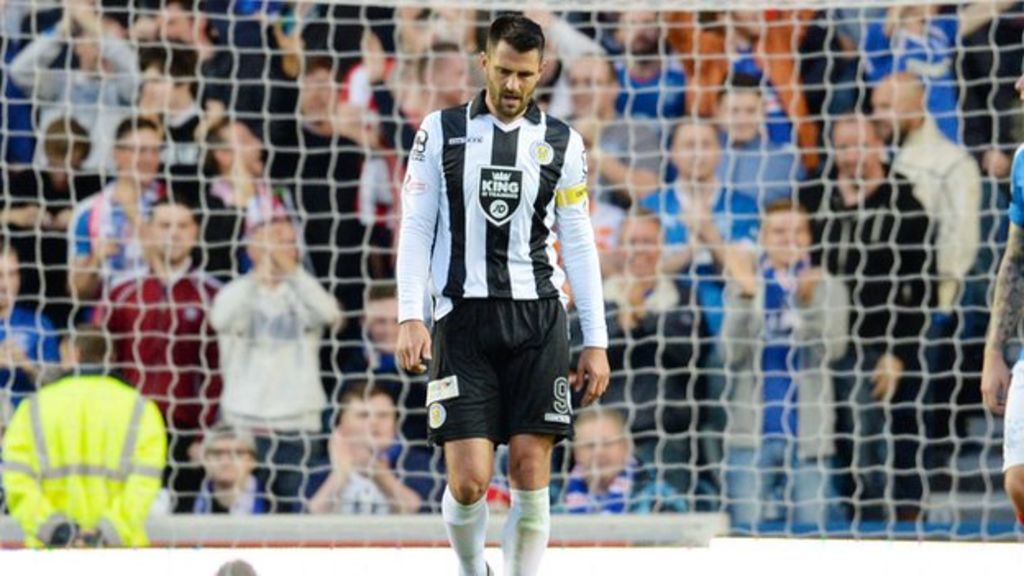 Rangers 3-1 St Mirren: Saints' Steven Thompson misses a penalty - BBC Sport