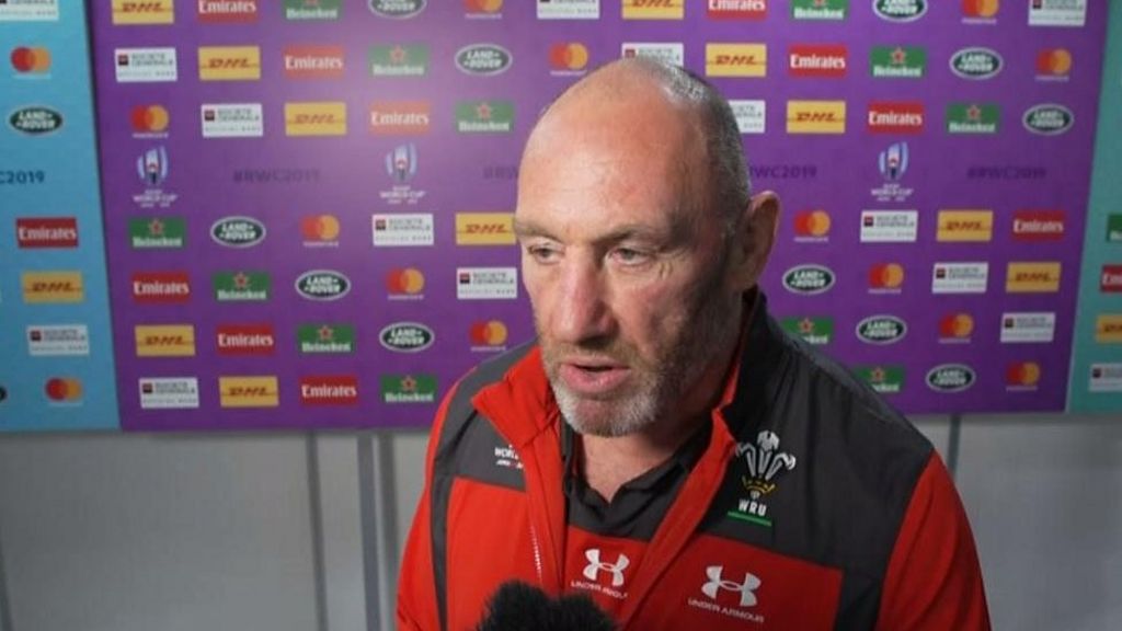 Robin McBryde: 'Gallwn edrych yn ôl yn falch' - BBC Cymru Fyw