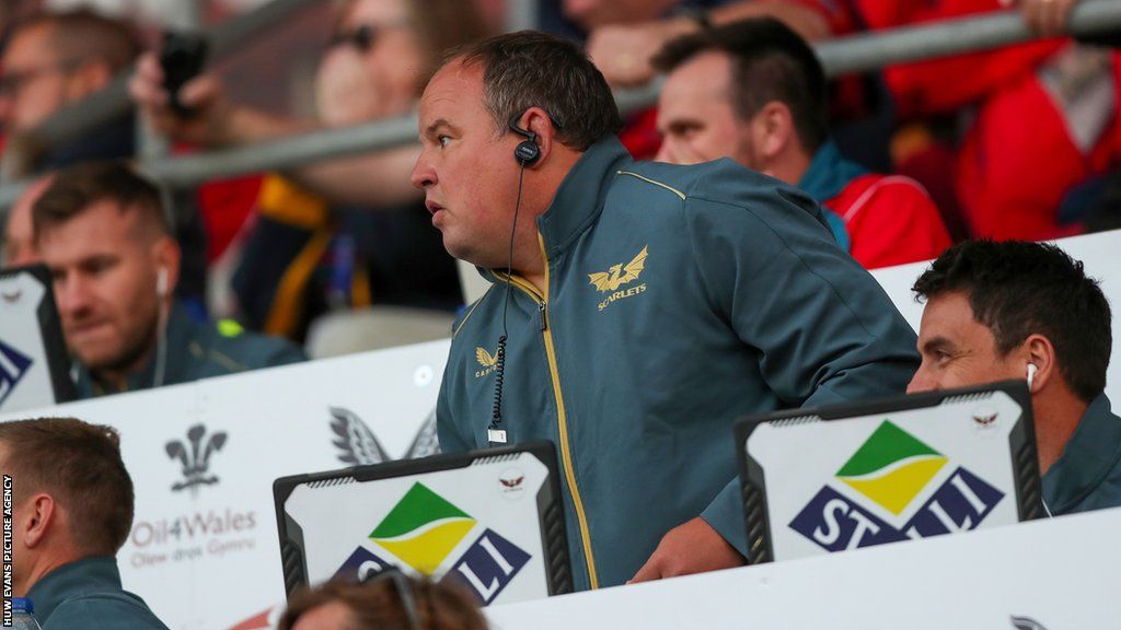 Scarlets remove Gareth Williams as defence coach - BBC Sport