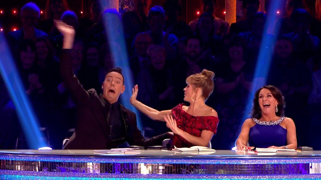 Strictly Come Dancing: Watch Craig fall off his chair! - BBC Newsround