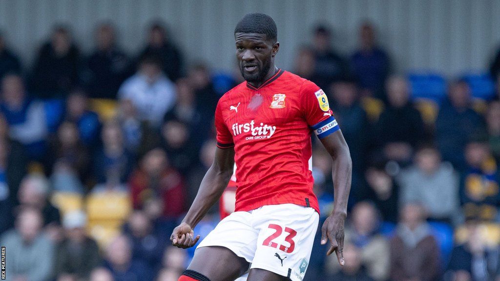 Saidou Khan: Swindon Town defender on 'dream' Gambia call-up - BBC Sport