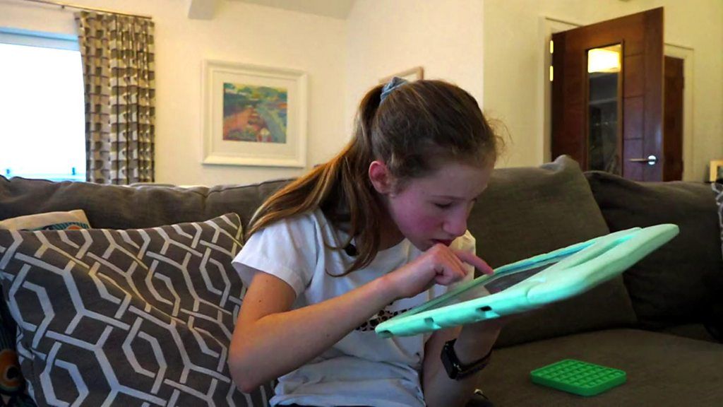 The blind girl who makes incredible animated movies! - BBC Newsround