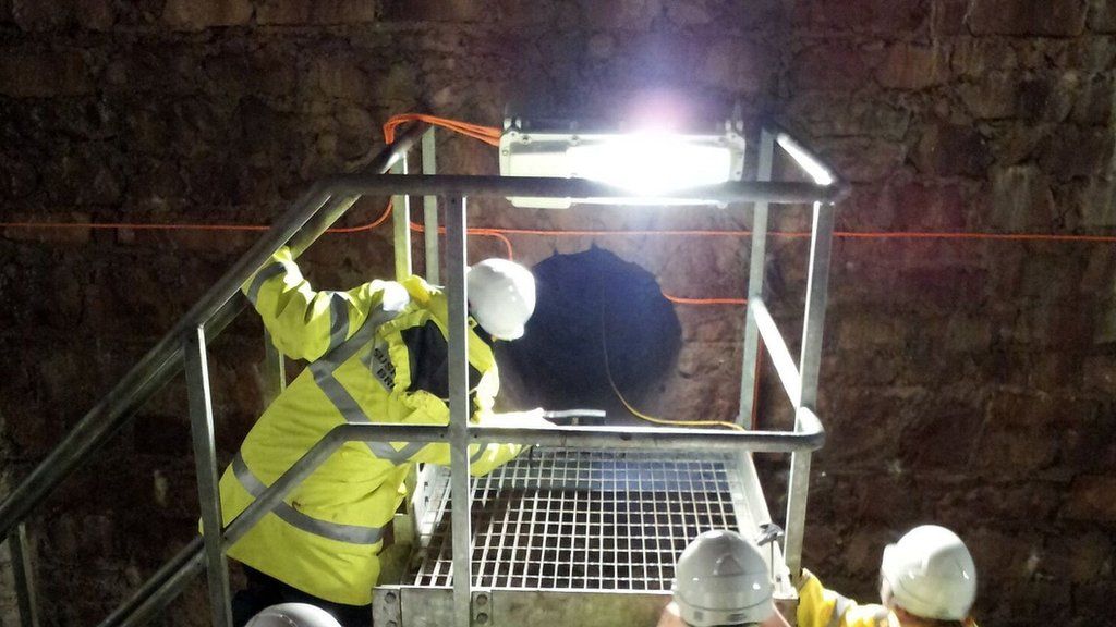 Clifton Suspension Bridge: Vast hidden vaults open to the public - BBC News