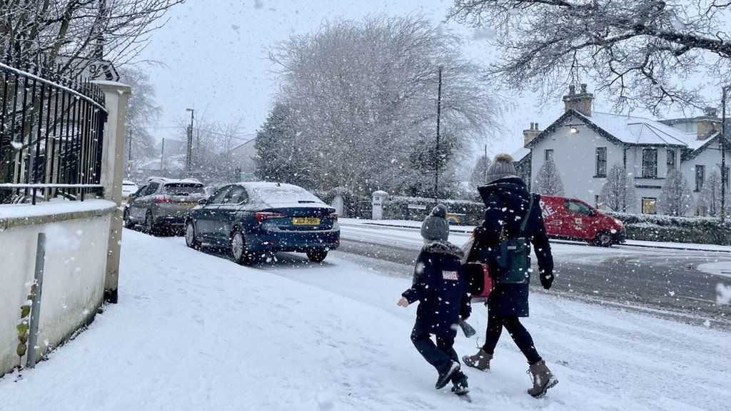 In pictures: Freezing weather hits Northern Ireland - BBC News