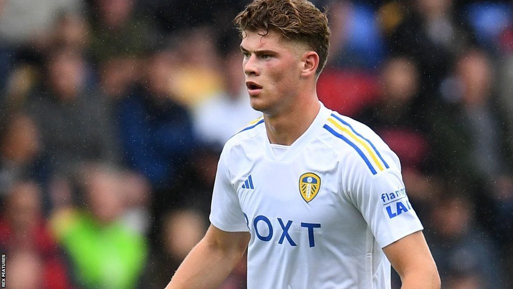 Charlie Cresswell: Leeds United defender signs new four-year deal - BBC ...
