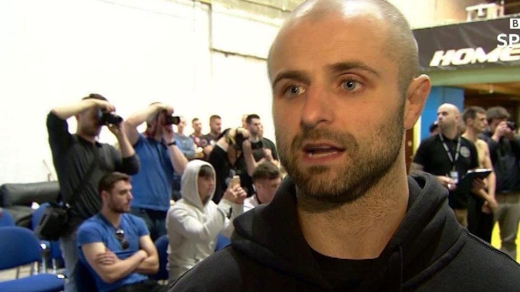 Clan Wars: Rory Girvan sweats it out to make weight before weigh-in ...