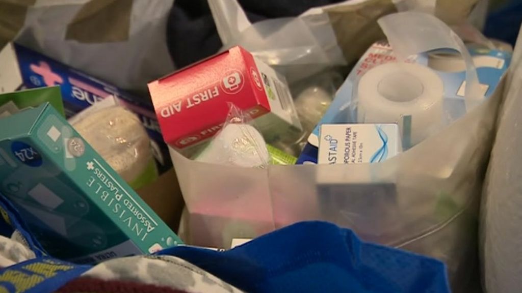 Ukraine war: Cornwall truck and taxi drivers take aid to Poland - BBC News