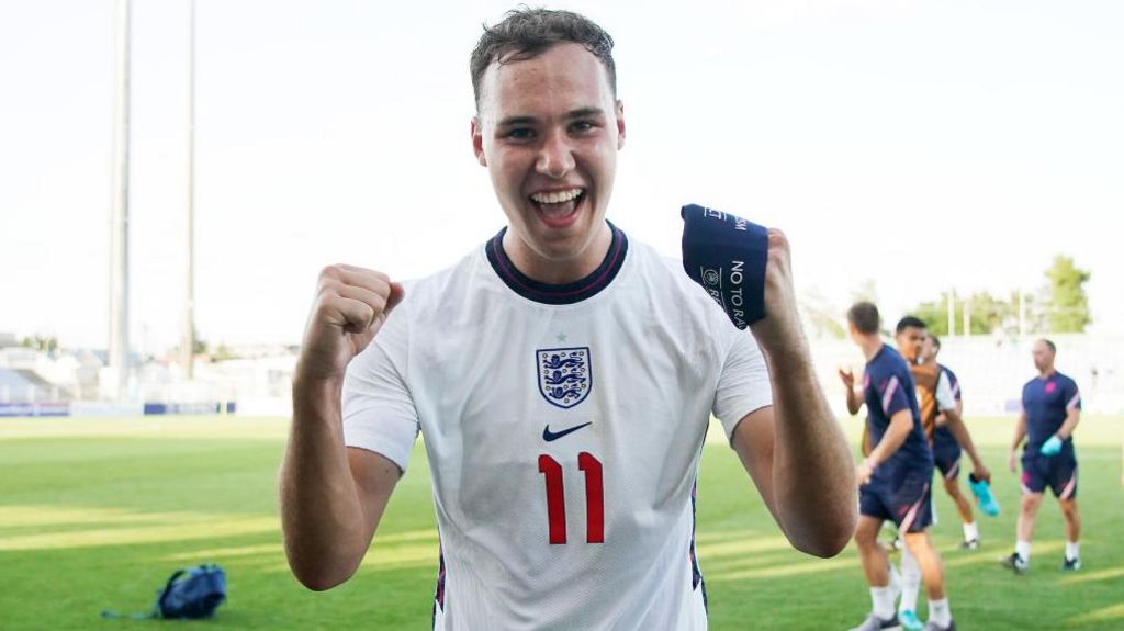 Chelsea: Vale cites Mount inspiration for England Euros bid - BBC Sport