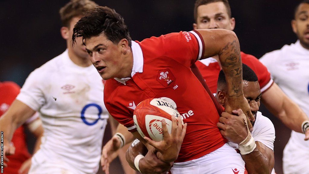 Louis Rees-Zammit: 'Faster’ Wales wing relishes first World Cup - BBC Sport