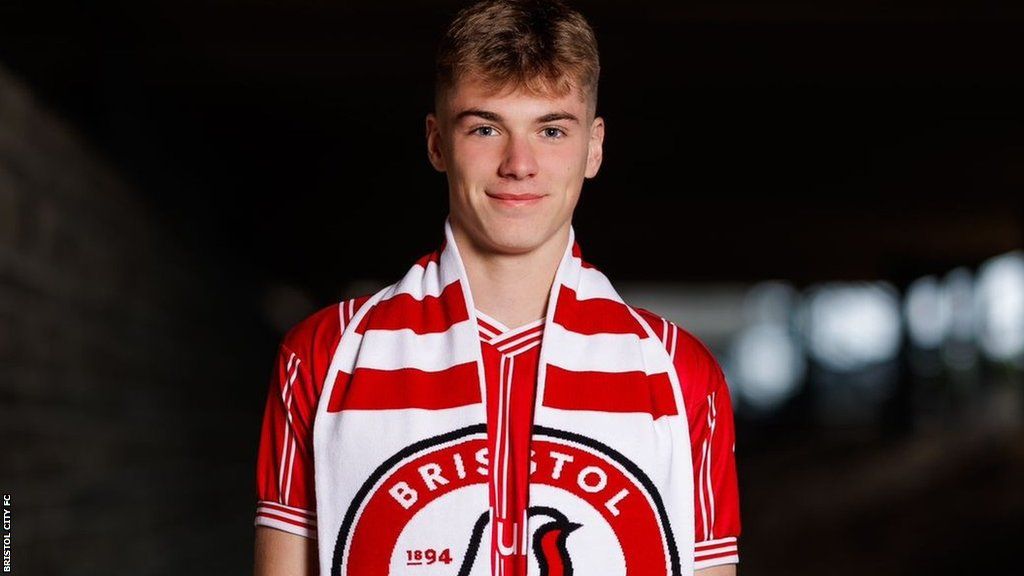 Jack Griffin: How Alex Scott inspired Guernsey's latest professional ...