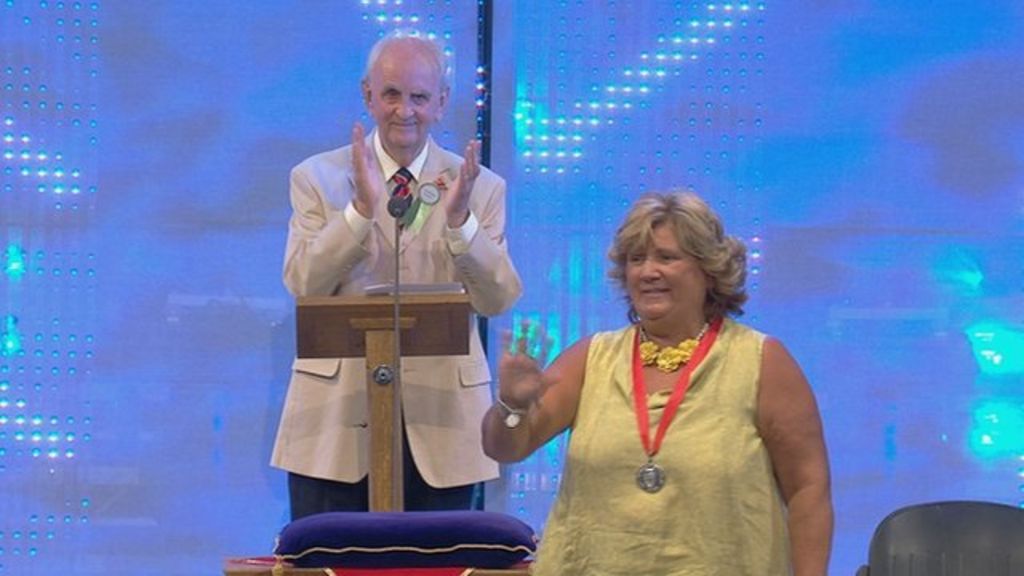 Seremoni Cyflwyno Medal Syr T H Parry-Williams / Sir T H Parry-Williams ...