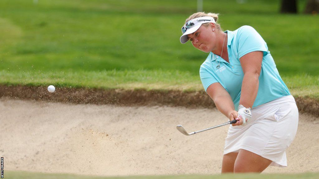 Joburg Ladies Open: England's Alice Hewson one shot off lead - BBC Sport