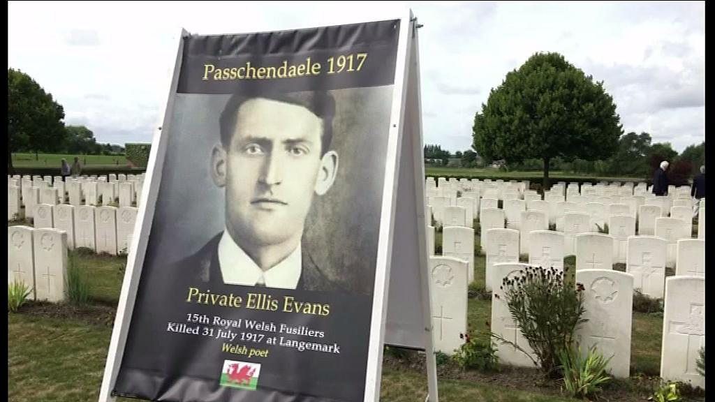 Hedd Wyn video installation on National Library of Wales - BBC News