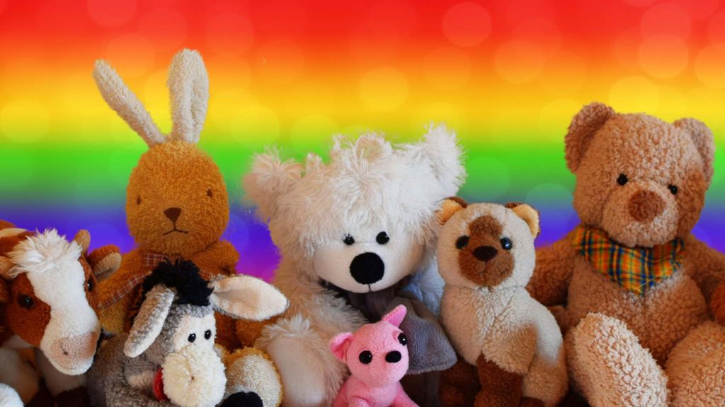 Teddies and rainbows in windows to spot - BBC Newsround