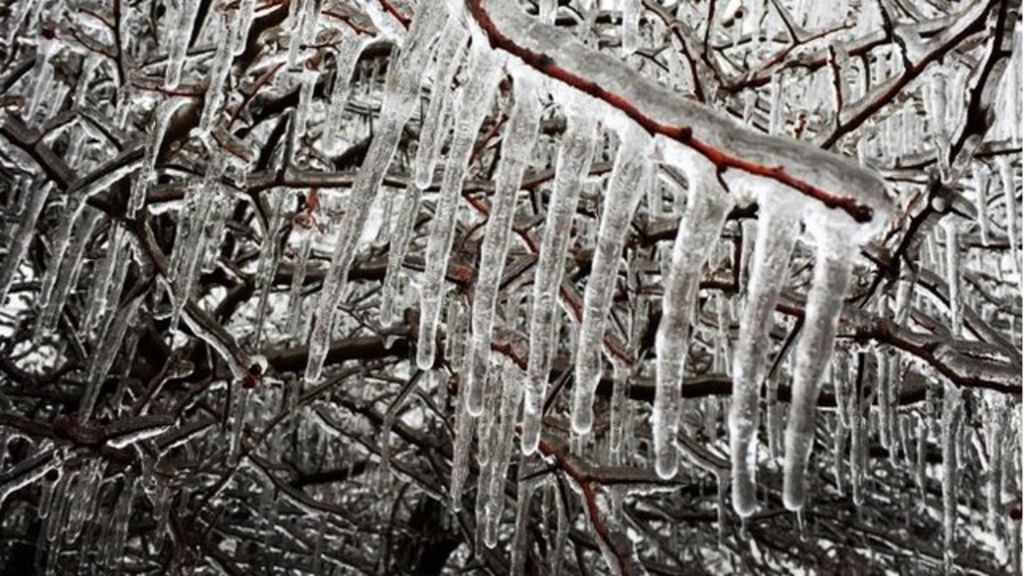 Ice storms continue across US - BBC Weather