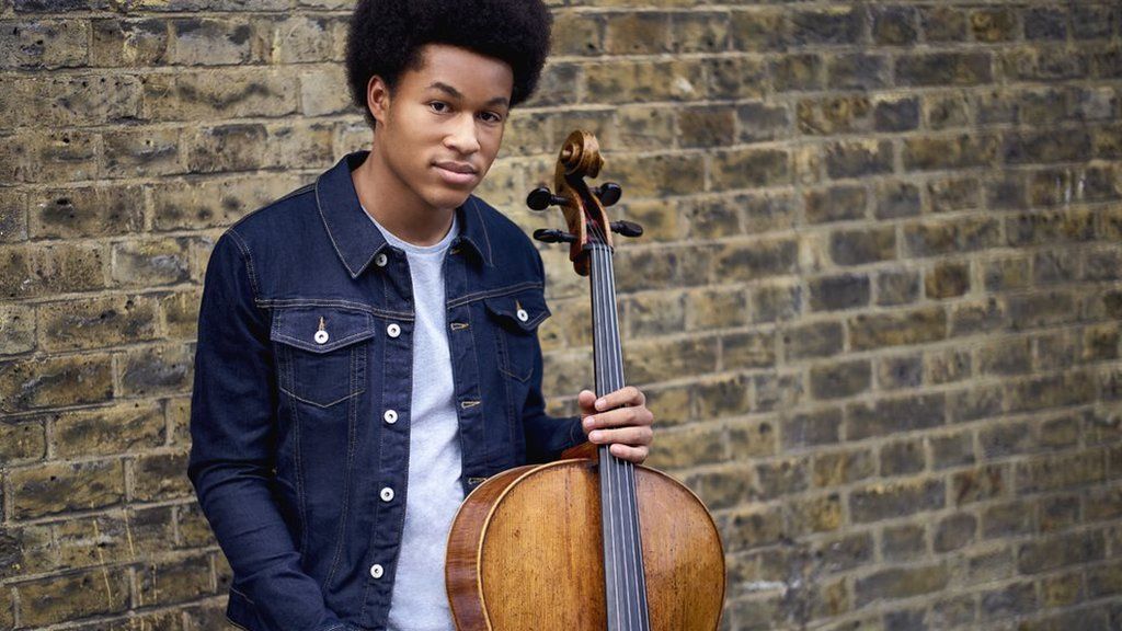Sheku Kanneh-Mason breaks UK chart record - BBC News