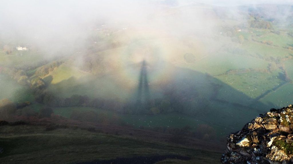 Brocken Spectre: a ghostly figure - BBC Weather