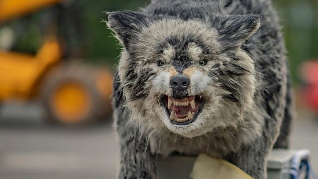 Chester Zoo taken over by robotic 'super predators' - BBC Newsround