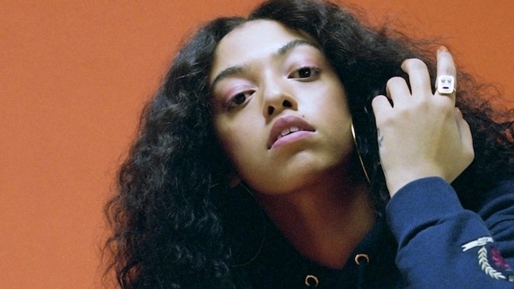 Mahalia's street shows a 'return to busking roots' - BBC News