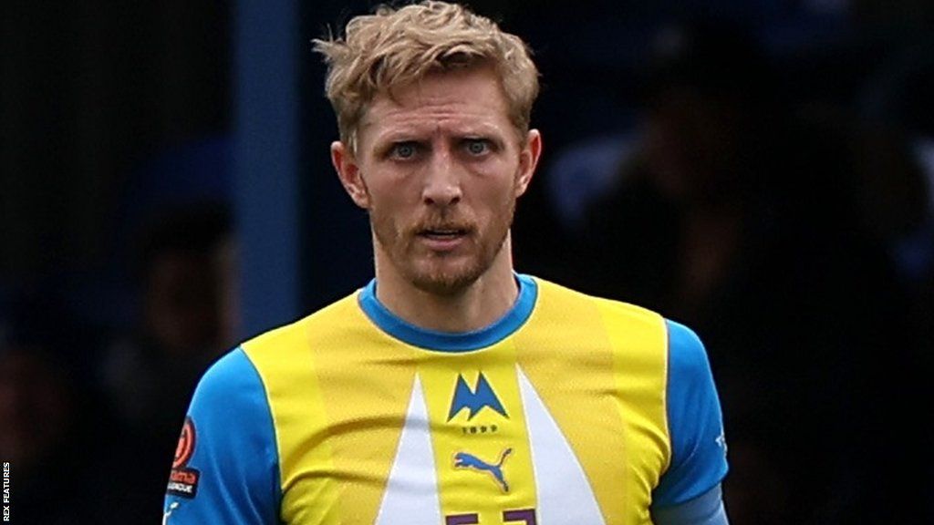 Torquay United financial problems have brought squad together - Dean ...