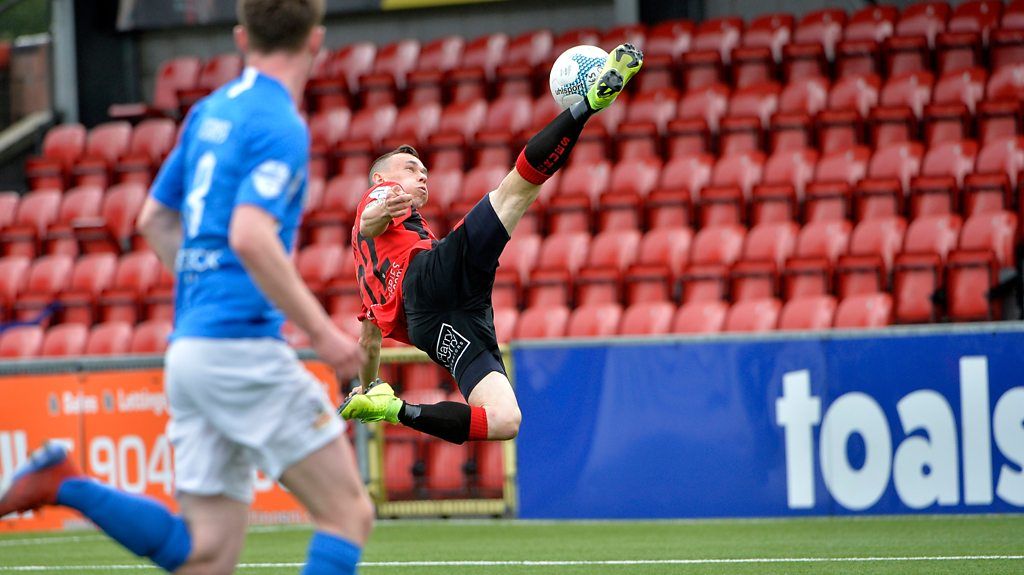Stunning finish earns Paul Heatley Goal of the Month award - BBC Sport