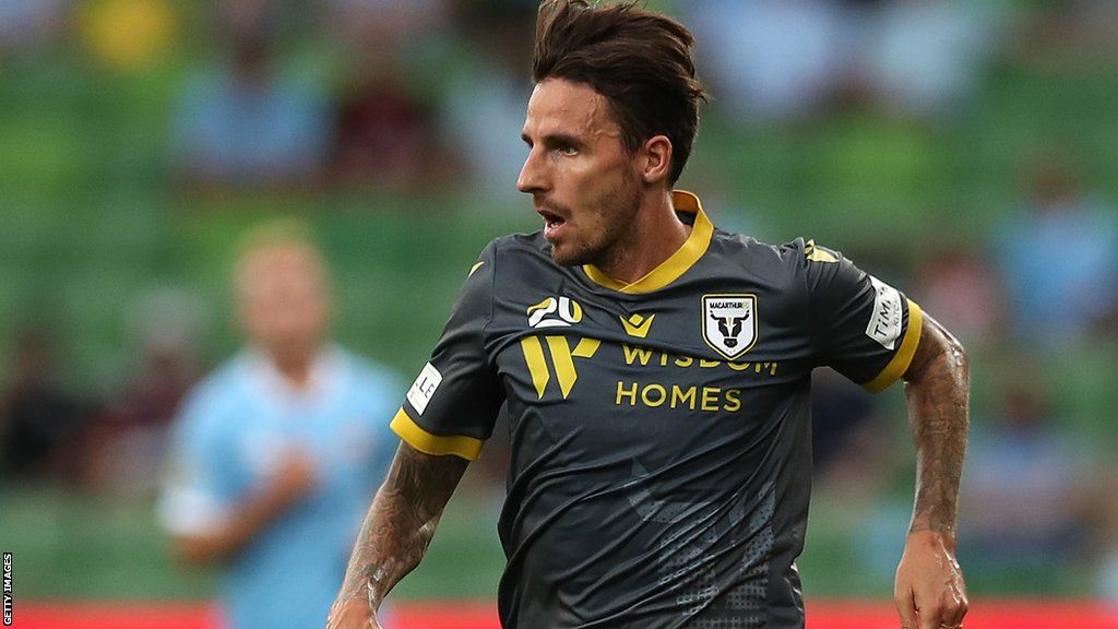 Matt Derbyshire: Veteran forward reunited with Mark Hughes at Bradford ...