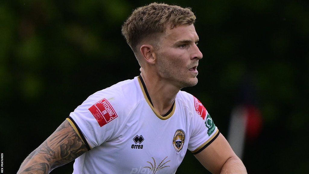 Truro City miss the chance to go top after 1-1 Beaconsfield Town draw ...