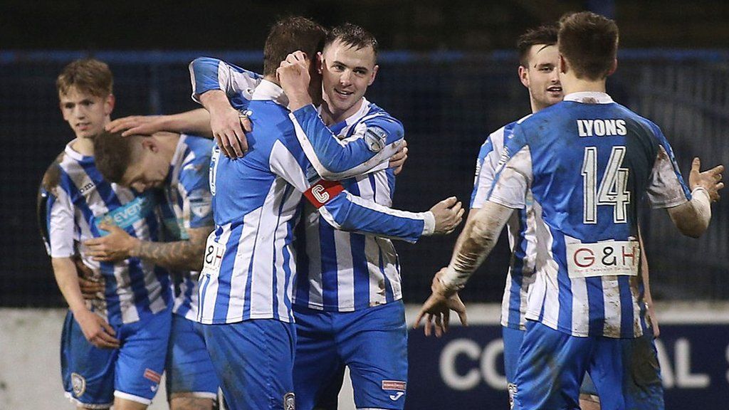 Brad Lyons double helps Coleraine beat Portadown 4-2 - BBC Sport