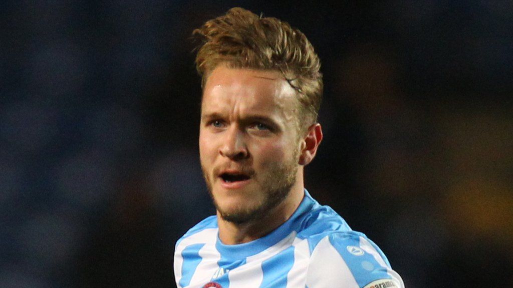 Jason Banton: Woking sign former Crawley Town winger - BBC Sport