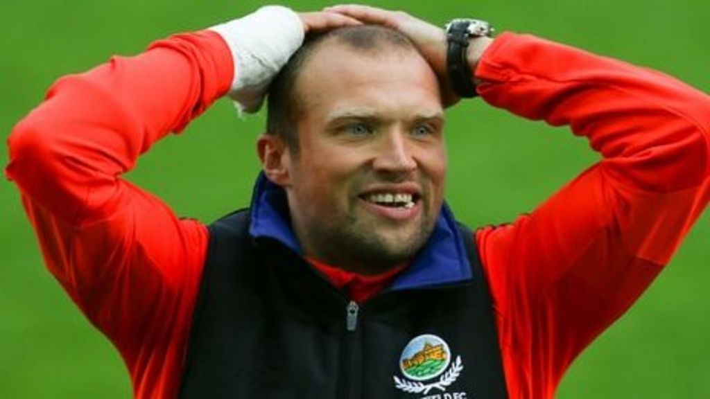 Linfield boss Warren Feeney disappointed after Europa defeat - BBC Sport