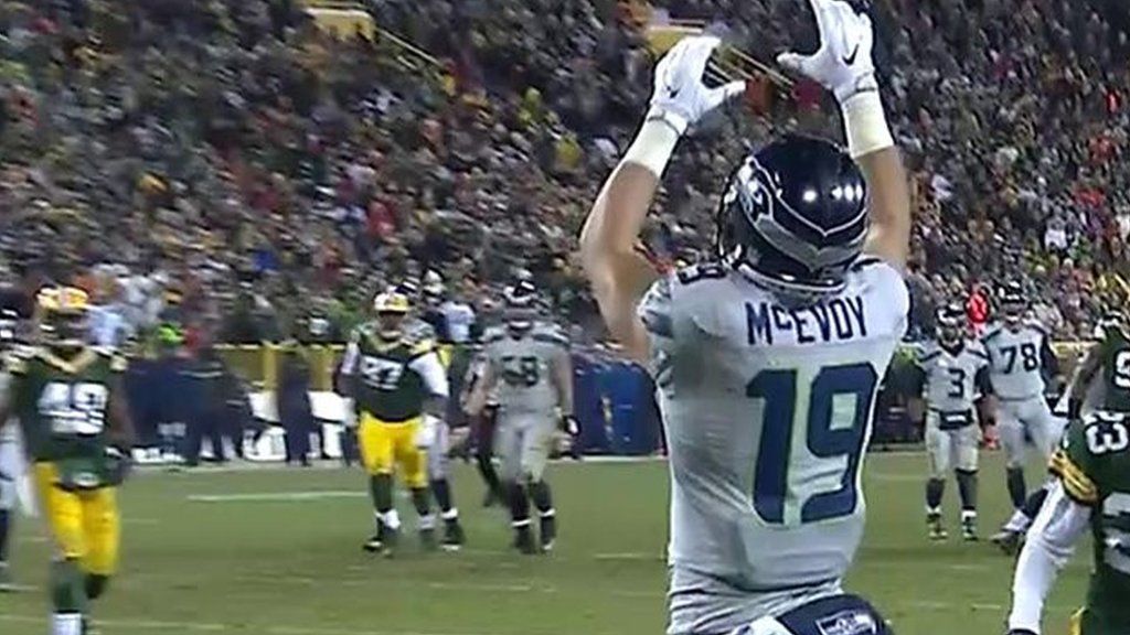 NFL: Great rushing touchdowns and catches in plays of the week - BBC Sport