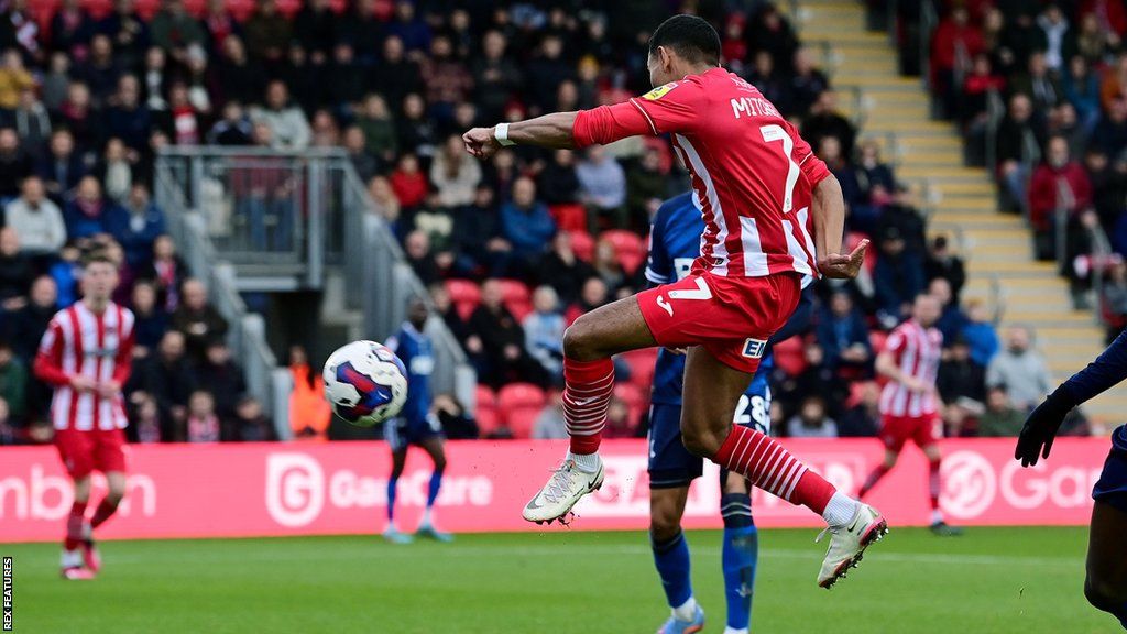 Demetri Mitchell: New Exeter City signing hoping for consistency - BBC ...