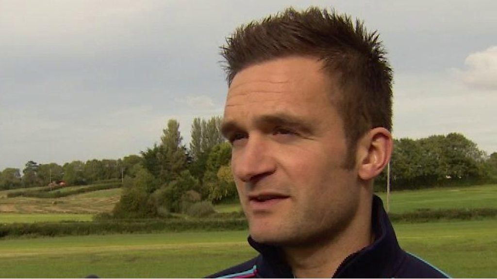 British Touring Cars: Colin Turkington stay top of standings at Croft ...