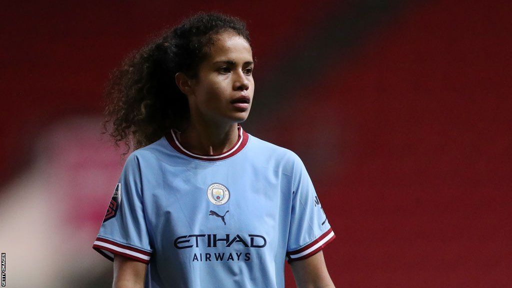 Hayley Raso and Mary Fowler sound World Cup weather warning to England ...