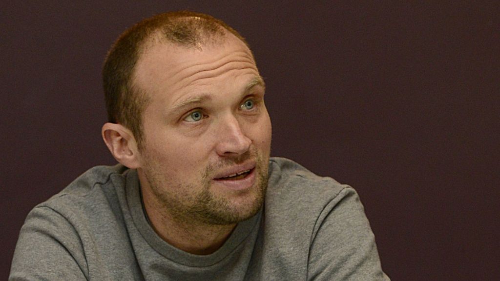 I need to change Ards' mentality - Feeney - BBC Sport
